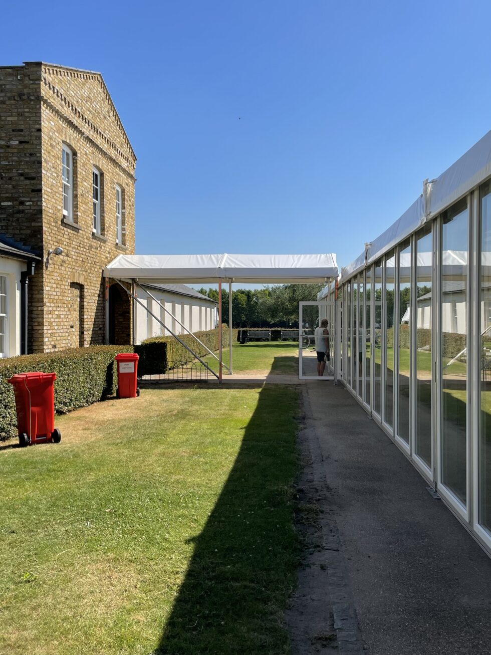 Covered Walkways - HR-Structures